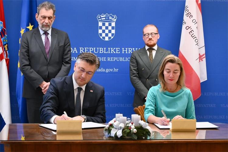 Ministarstvo vanjskih i europskih poslova RH - STIPENDIJE ZA COLLEGE OF ...